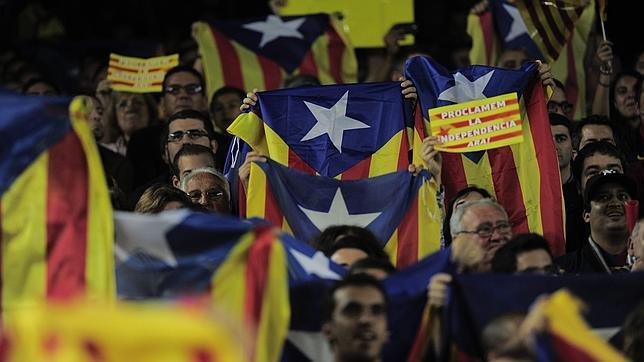 Barcelona dedica una plaza al creador de la bandera independentista
