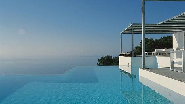 Las piscinas «infinity» más alucinantes de España y del mundo