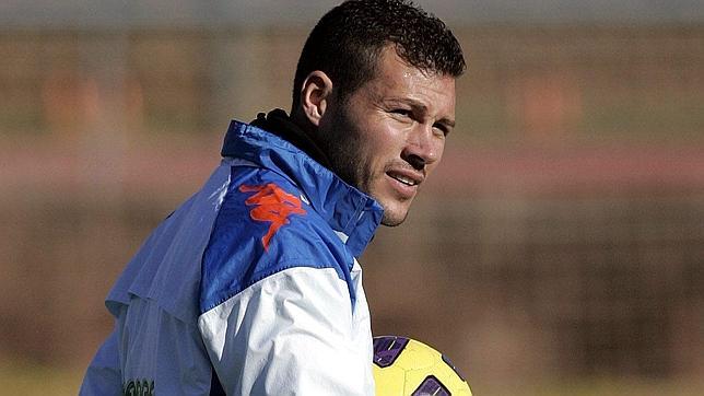 David Navarro rescinde y se va a Suiza