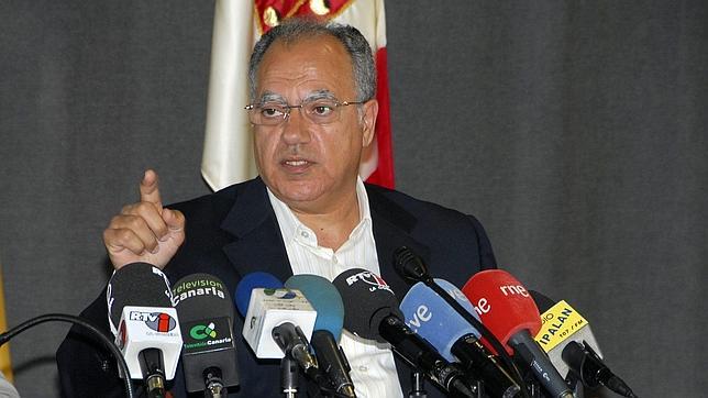 Curbelo: «Me retiro para que dejen de hablar de mí y mi familia»