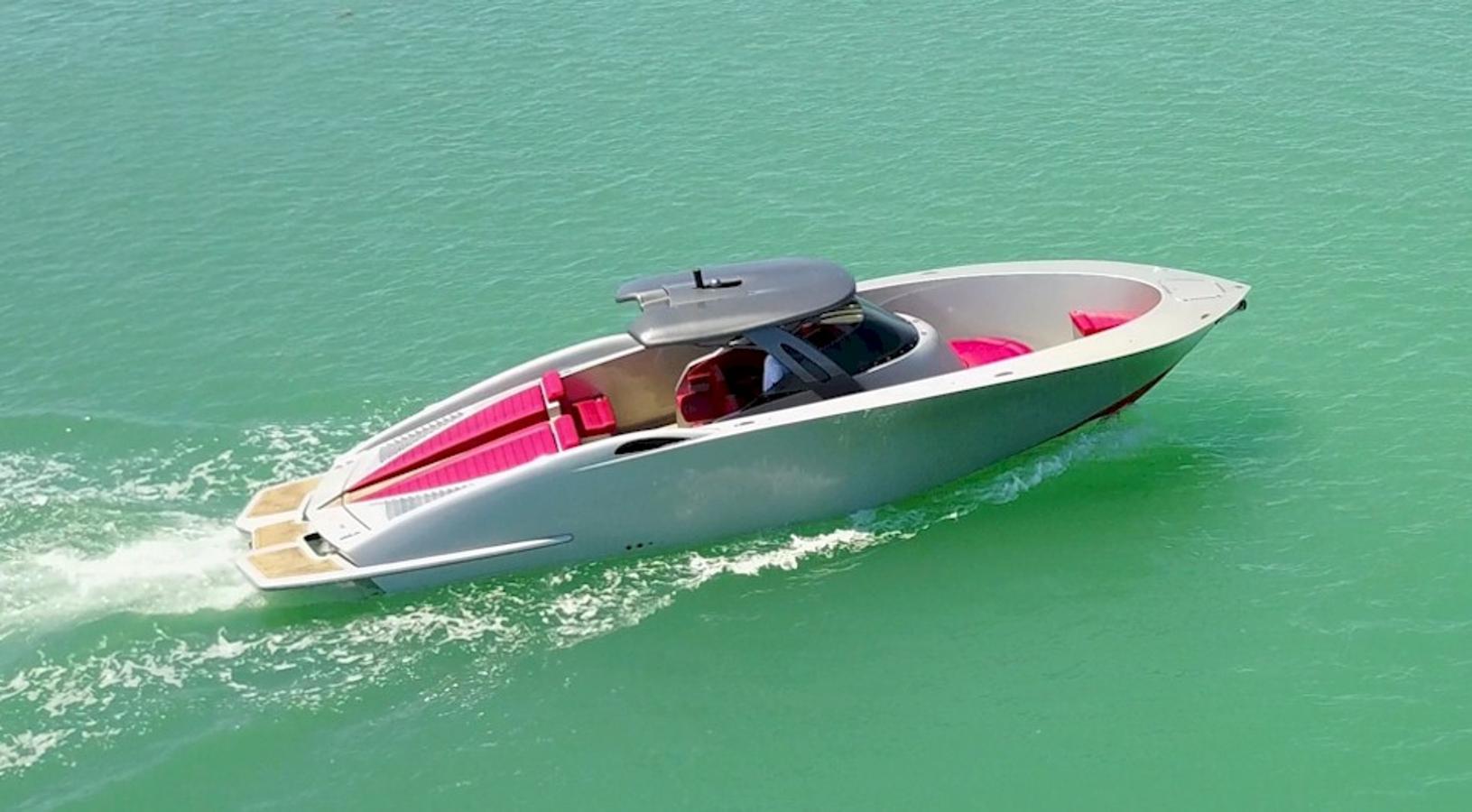 Lanchas rápidas de lujo, al detalle