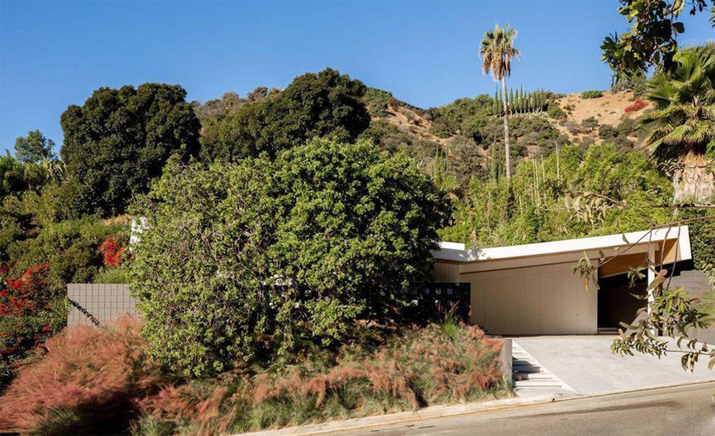 Jason Statham pone a la venta su casa de LA, una joya de mediados de siglo