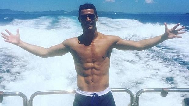 Cristiano Ronaldo, sol y relax en Ibiza