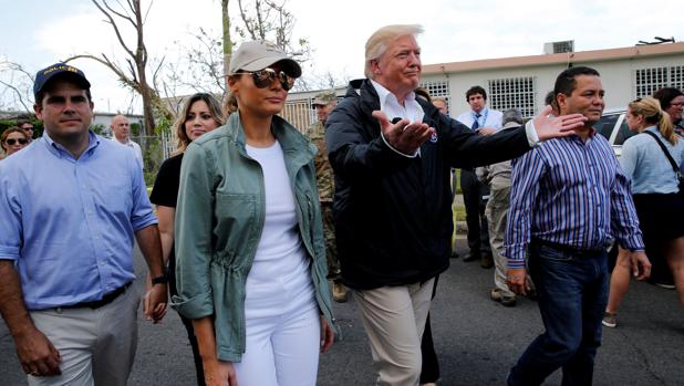 Trump insulta a Puerto Rico y niega los muertos por el huracán