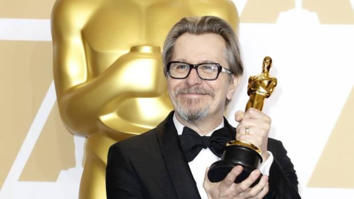Gary Oldman gana el Oscar a mejor actor por «El instante más oscuro»